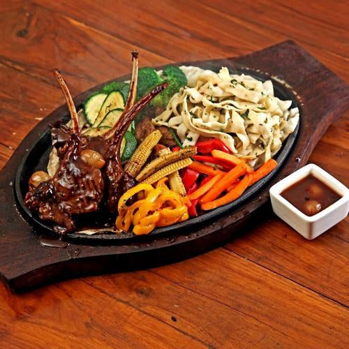 Iron Sizzler Plate with Wooden Plate Stand Oval Sizzler for Sizzling